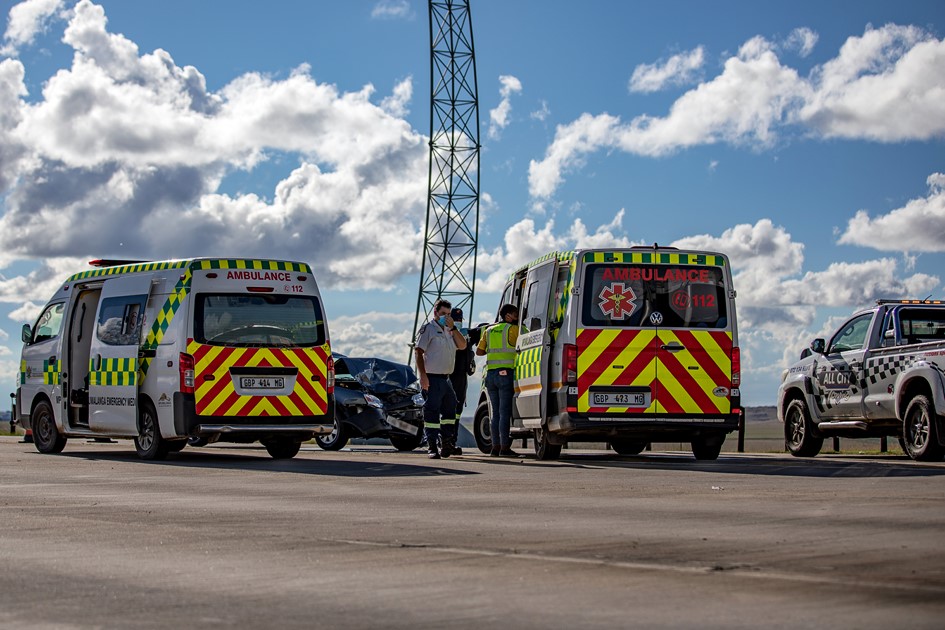 GALLERY Bakkie Crashes Into Barriers At N17 Toll Plaza En Route To GALLERY Bakkie Crashes Into Barriers At N17 Toll Plaza En Route To